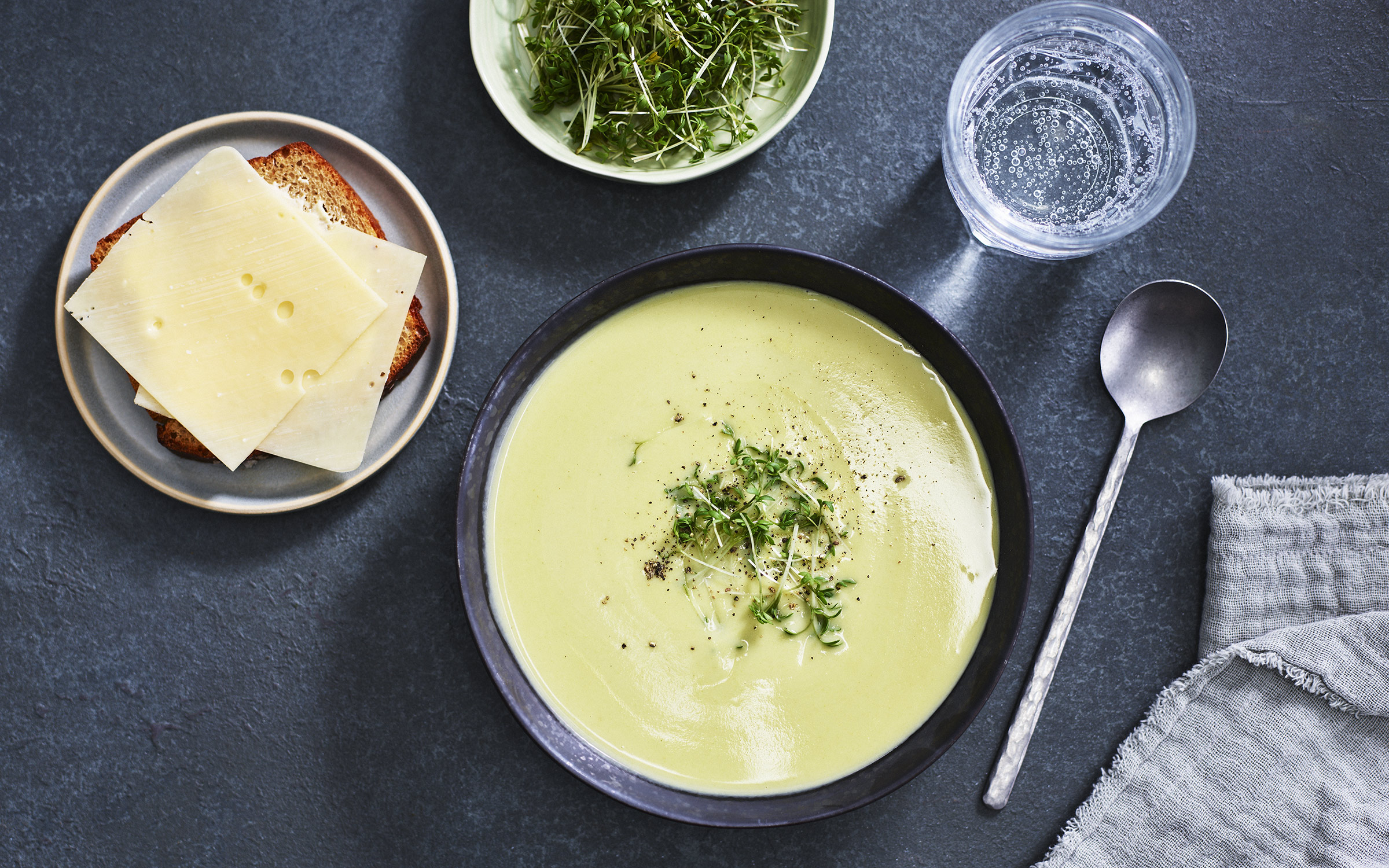 Ost- och broccolisoppa - Recept för matbranschen & skola - Arlas Kundportal