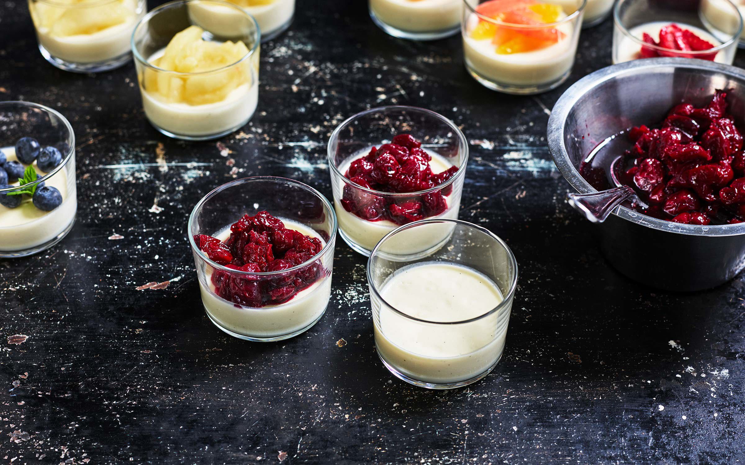 Vaniljkräm med topping - Recept för matbranschen & skola - Arlas Kundportal